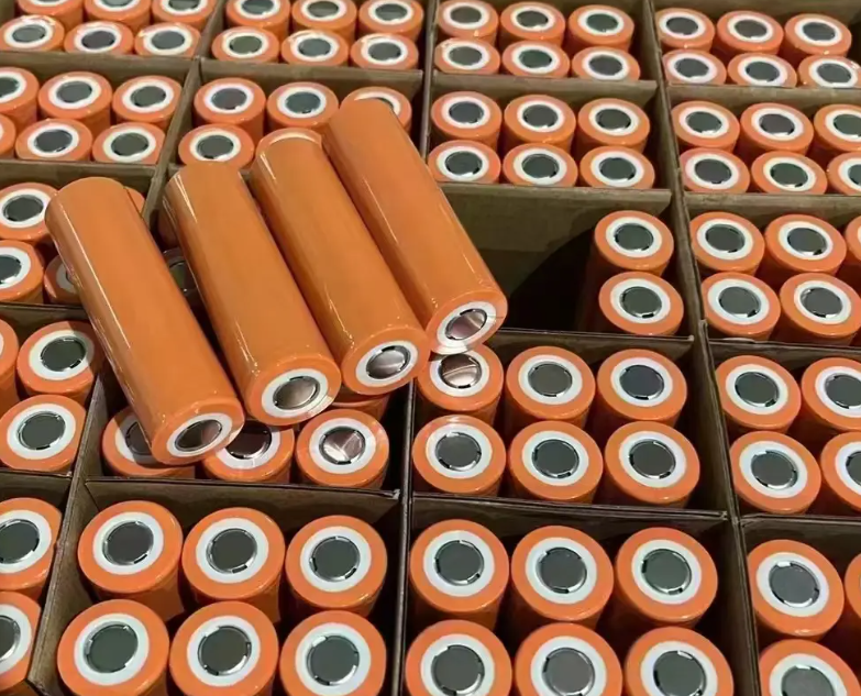 Differences Between 18650 and 21700 Batteries - Apsenx 18650 Lithum ...